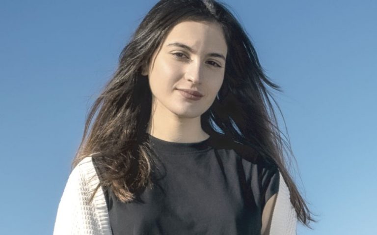 Crítica: 'Avelaíñas eléctricas', Sica Romero